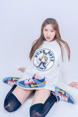 恶搞滑板圆领宽松情侣长袖卫衣