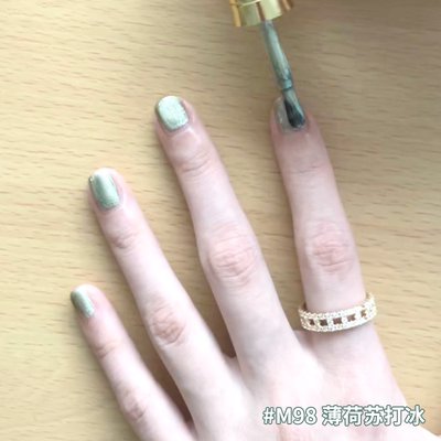 vcndM95薄荷苏打冰绿免烤指甲油