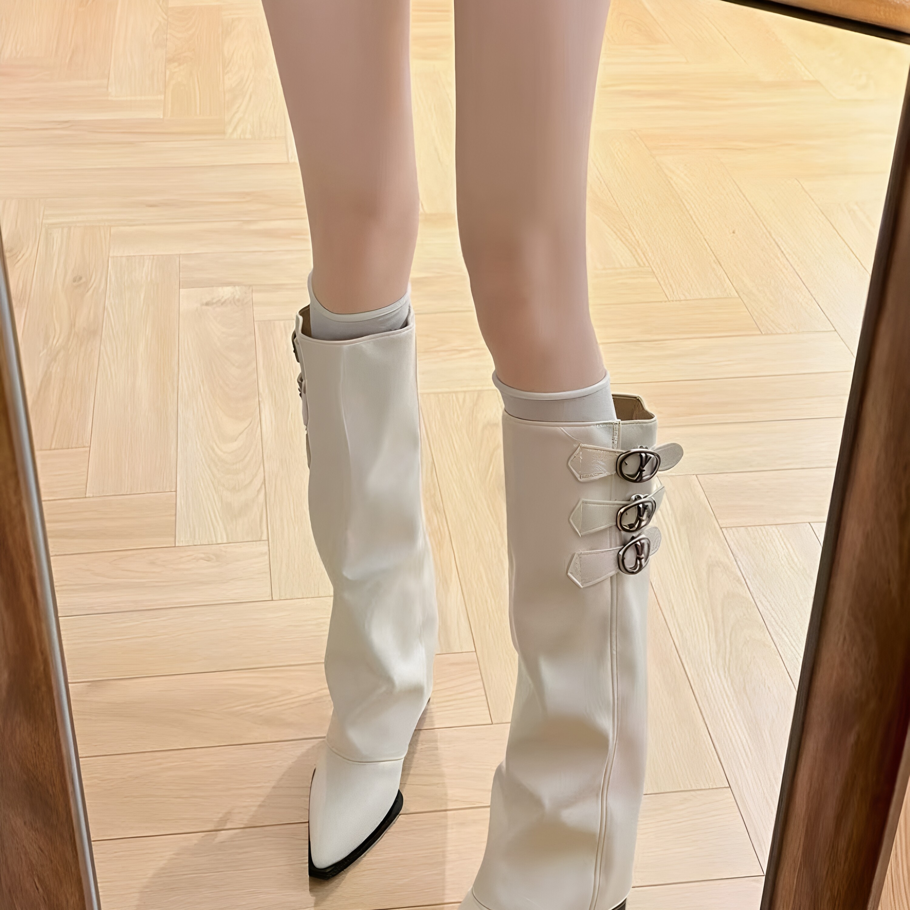 尖头内增高裤管靴皮带扣长筒靴子女2026秋冬新款巨好看高筒骑士靴