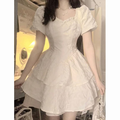 泡泡袖蝴蝶结绑带连衣裙