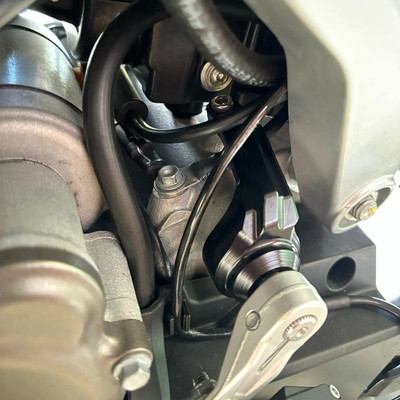 热销aprilia适用阿普利亚rs660rsv4改装挂档换挡加强稳定器
