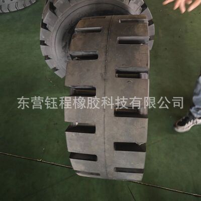 热销宽体自卸车工程轮胎18.00R2517.5R2516.00R25工程装载机轮胎