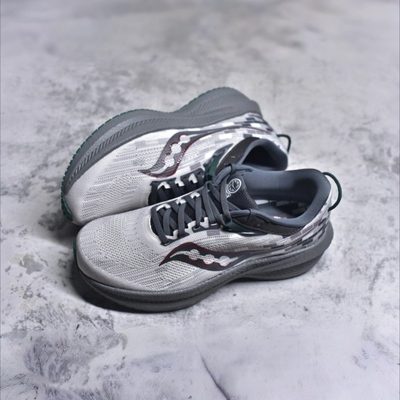 Saucony 索康尼 Triumph胜利   限定跑步鞋男款 灰绿色S20881-215