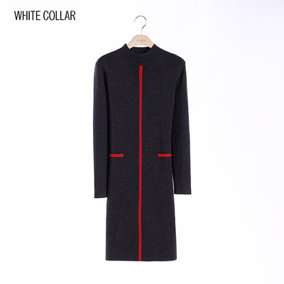 深灰套头修身长袖半高领