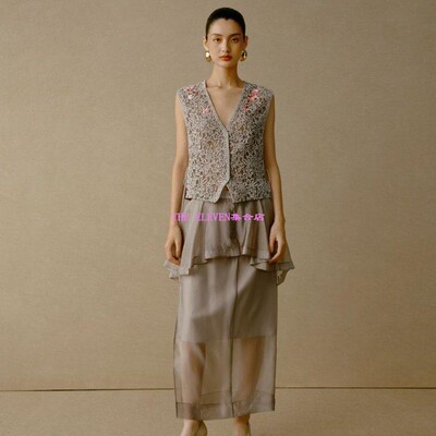2026AW 设计师品牌灰色蕾丝手工立体珠绣V领马甲