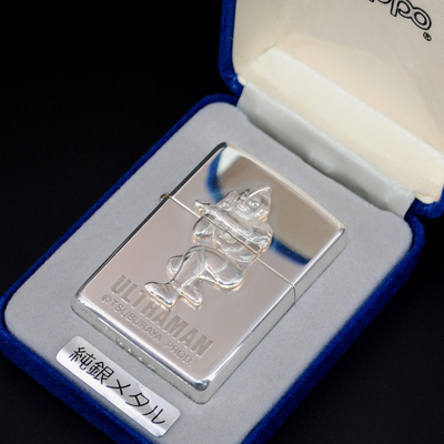 Zippo纯银1996年奥特曼打火机