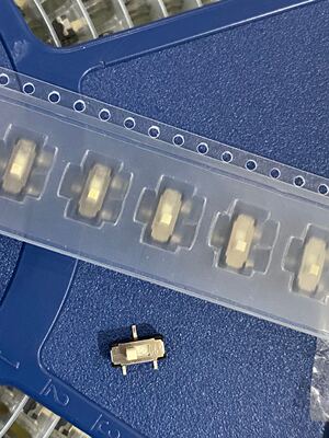 进口美国C&K JS102011SCQN 拨动开关3脚2档 贴片双排 品字脚 白柄