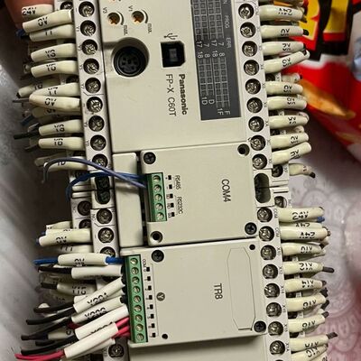 PLC AFPX-C60T 带两个模块 AFPXTR8