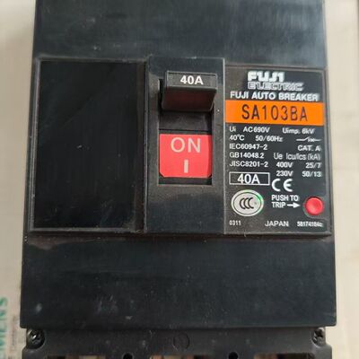 塑壳断路器  型号SA103BA  3P 40A