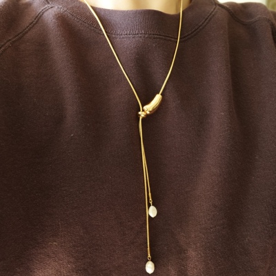 优雅本人。金色豌豆天然珍珠流苏吊坠长款毛衣项链可调节复古tie