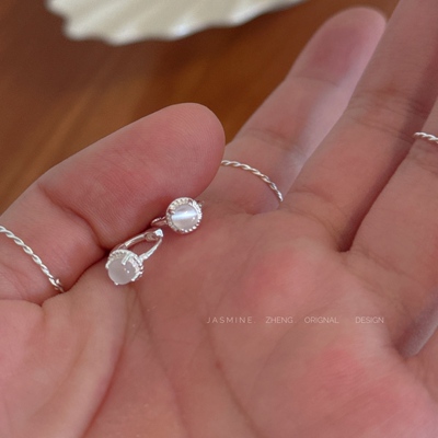 S925纯银清冷白猫眼耳扣