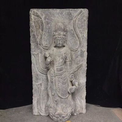 青石观音，造型独特，面部慈祥，和蔼可亲