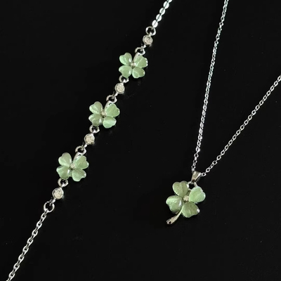 夏日森系小清新绿色四叶草手链小众设计仿猫眼石精致耳钉锁骨链