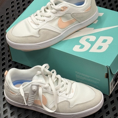 Nike女款休闲防滑耐磨低帮板鞋