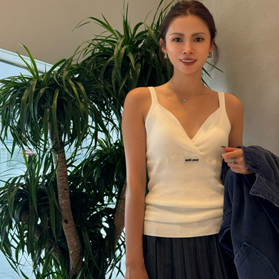 25早秋新款 MIU系韩系甜妹辣妹风 高智感穿搭显瘦V领针织背心吊带