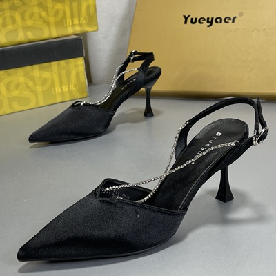 月芽儿时装包头凉鞋女2026春夏法式沙丁布细跟性感中空单鞋工作鞋