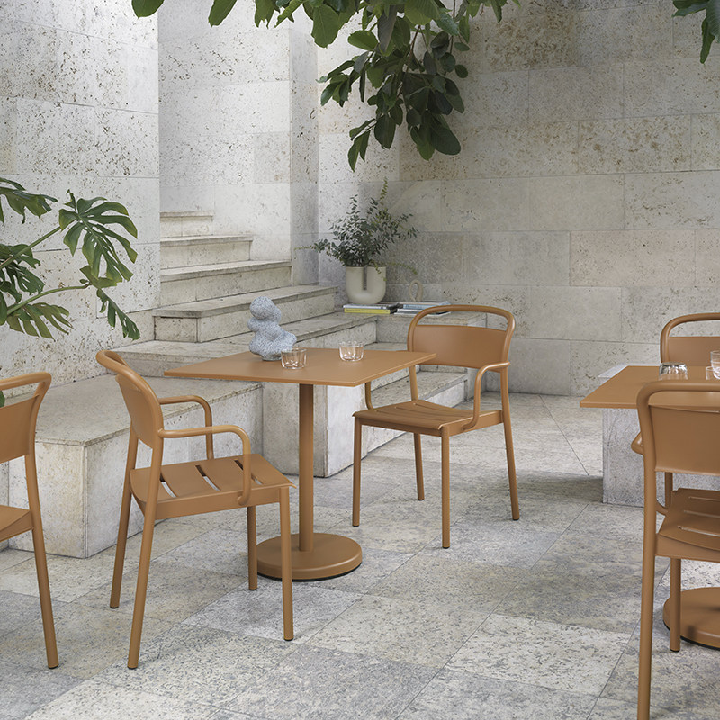 Muuto LINEAR系列金属户外餐厅花园咖啡桌边几