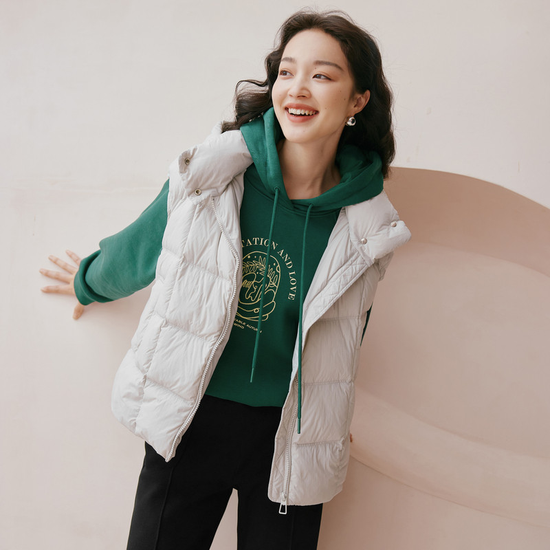 伊芙丽2024秋款设计感连帽廓形宽松百搭休闲马甲羽绒服女