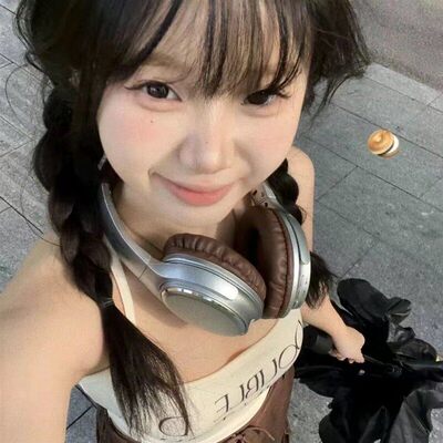 网红复古头戴式蓝牙耳机降噪可折叠博主同款y2k穿搭拍照美拉德式