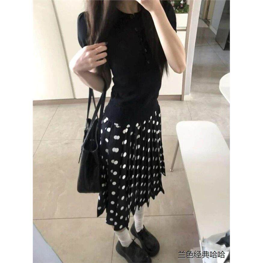 韩系黑色波点半身长裙春季a字百褶中裙大尺码梨型身材伯克利裙