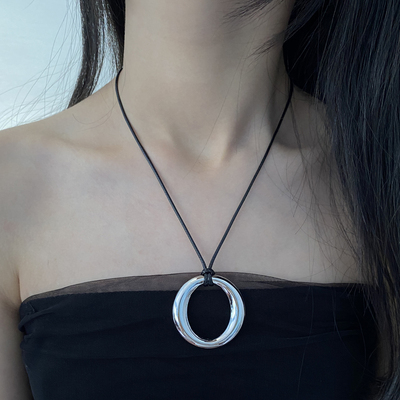 金属皮绳女金属圆环项链锁骨链