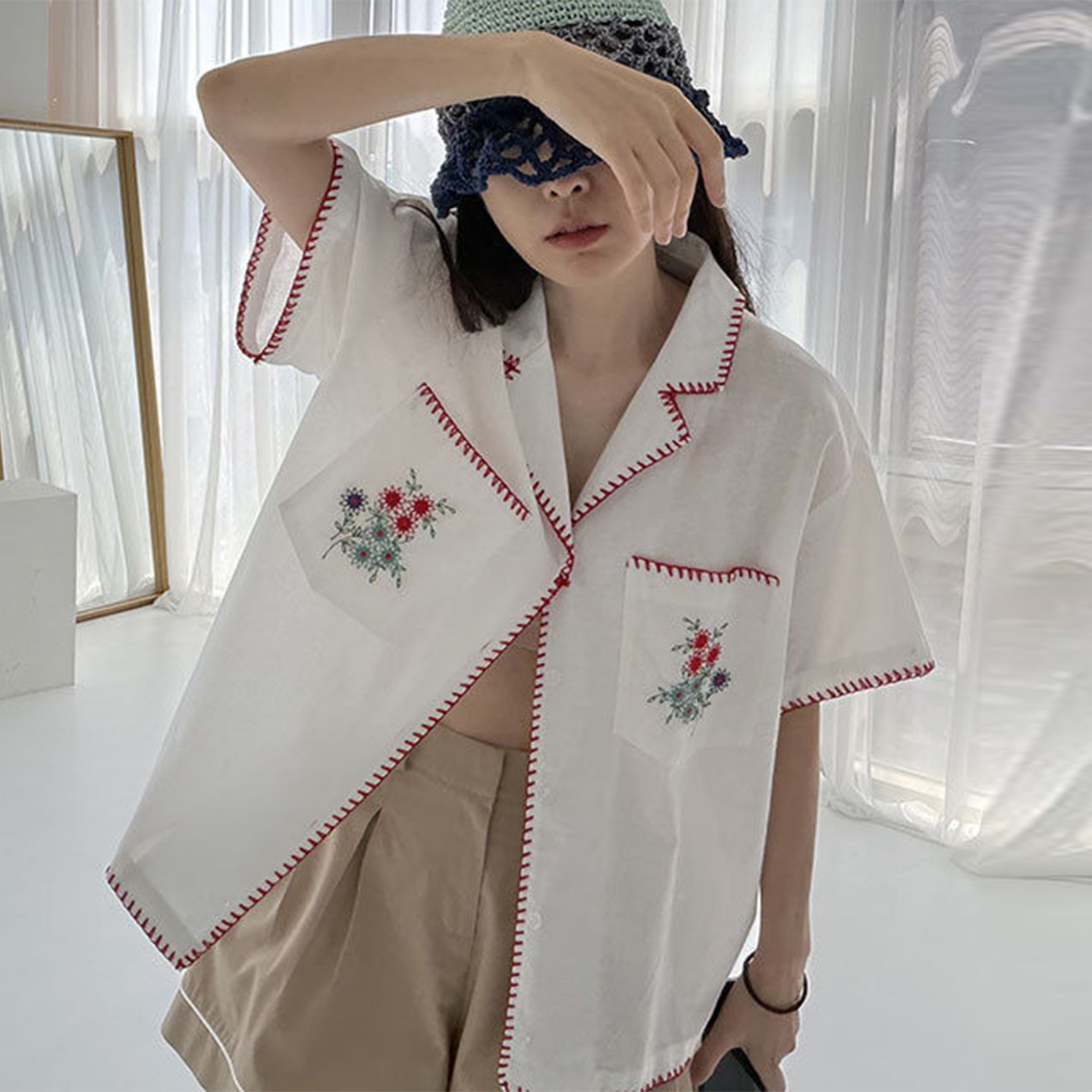 韩国chic夏季甜美减龄翻领撞色手工缝线花朵刺绣短袖衬衫上衣女