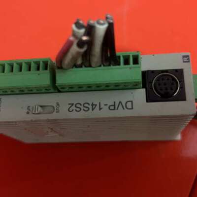 适用PLC DVP-14SS2，实物如图，功能正常。议价