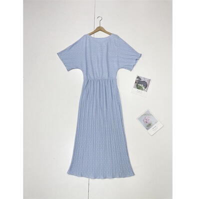 F1高级波点百褶北欧单外单26夏新款女圆领插肩袖长款时尚款连衣裙