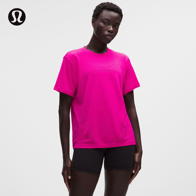 Swiftly Relaxed女士运动短袖 T 恤 *徽标款丨lululemon丨LW3KHJS