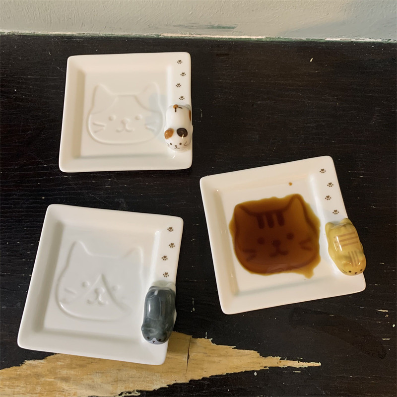 久物 釉下彩日式浮雕猫咪小碟子立体蓝猫味碟三花猫趴姿酱油碟