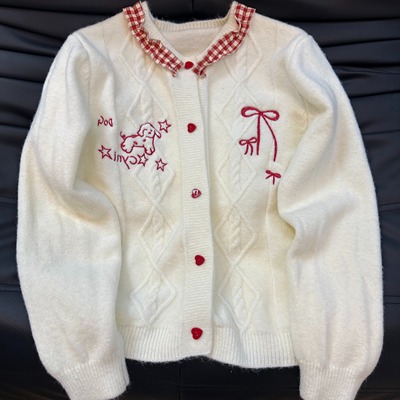 可爱小狗刺绣蝴蝶结爱心扣毛衣开衫女秋冬季甜美减龄显瘦针织外套