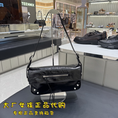 思加图冬新款机车单肩腋下包