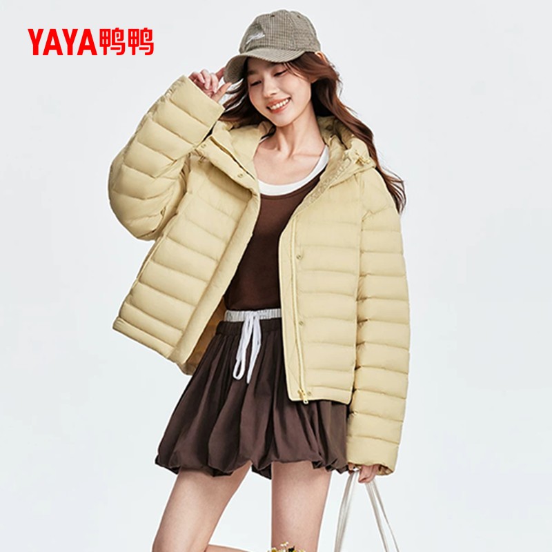 鸭鸭轻薄羽绒服女2026新品连帽短款简约通勤鸭绒保暖外套
