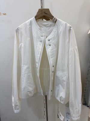 小薇薇2707春简约风圆领单排扣短款外套女百搭显瘦薄款开衫上衣