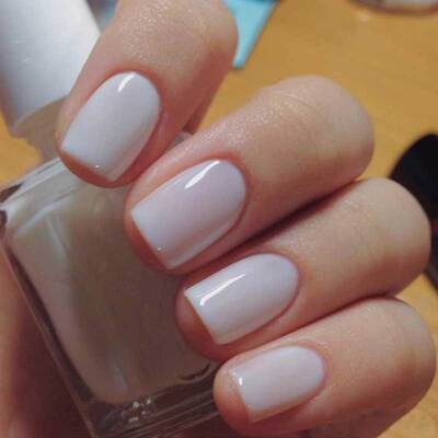 ESSIE温柔色系水润奶白粉白美甲