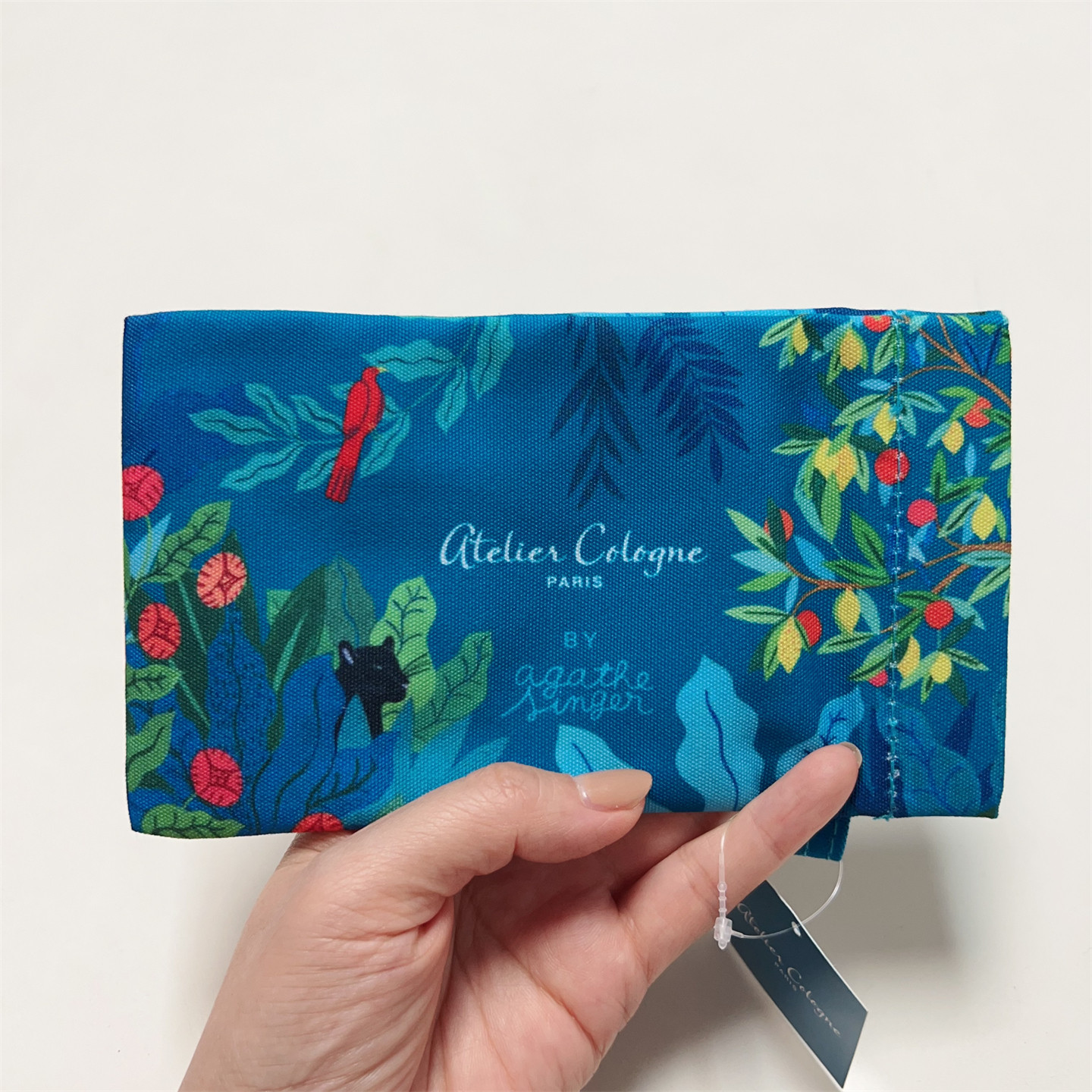 Atelier Cologne/欧珑 会员礼品夏日帆布口袋收纳双折护照夹卡包