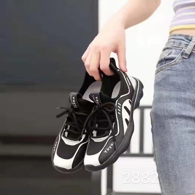 康妮女鞋2024夏透气轻巧休闲鞋