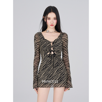 在逃公主泳衣女士2026新款连体保守裙式纯欲高级感绝美泡温泉泳装