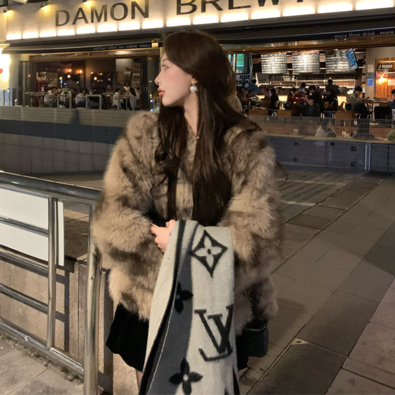 冬季新款龙纹环保仿狐狸毛皮草毛毛外套女短款秋冬韩版上衣