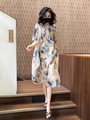 高级感气质V领天丝连衣裙女2026新款宽松法式风琴透气长裙子