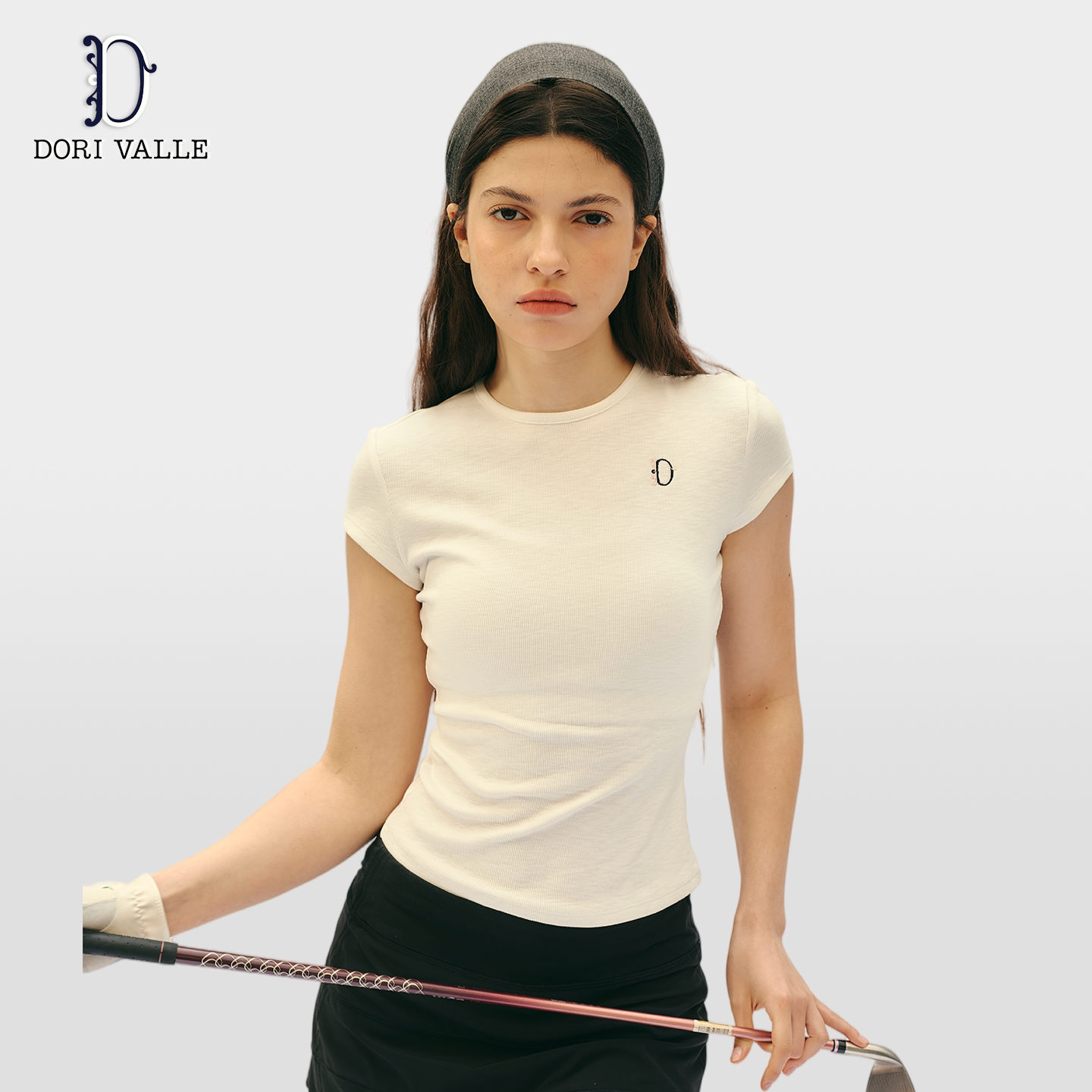 Dori Valle 夏季百搭运动风纯色正肩修身针织刺绣圆领短袖T恤女生