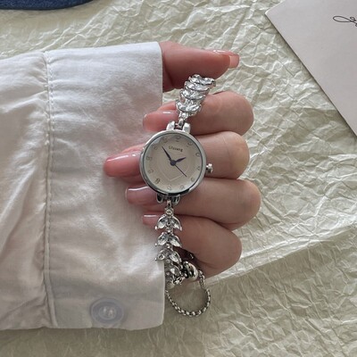 新款美人鱼爱心手链手表女简约气质学生女士细带小巧精致石英女表