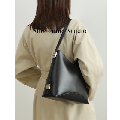 小众设计感金属扣大容量托特包