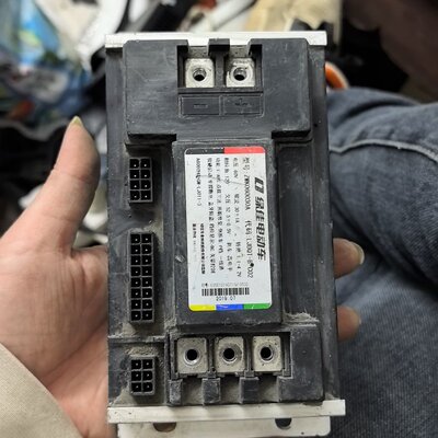 议价绿佳ZWK060030A控制器电压60V电流30A可维修