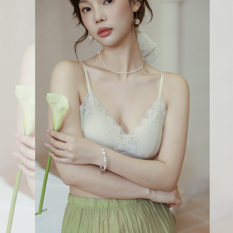 严选春夏法式透气蕾丝拼接一体式美背聚拢无痕一片式冰丝打底裹胸
