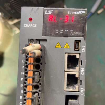 议价LS驱动器 L7NA008B-COE 四台 ．通电如视频所示可维修