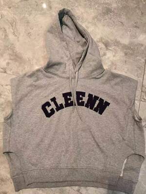 款连帽字母马甲卫衣打撒