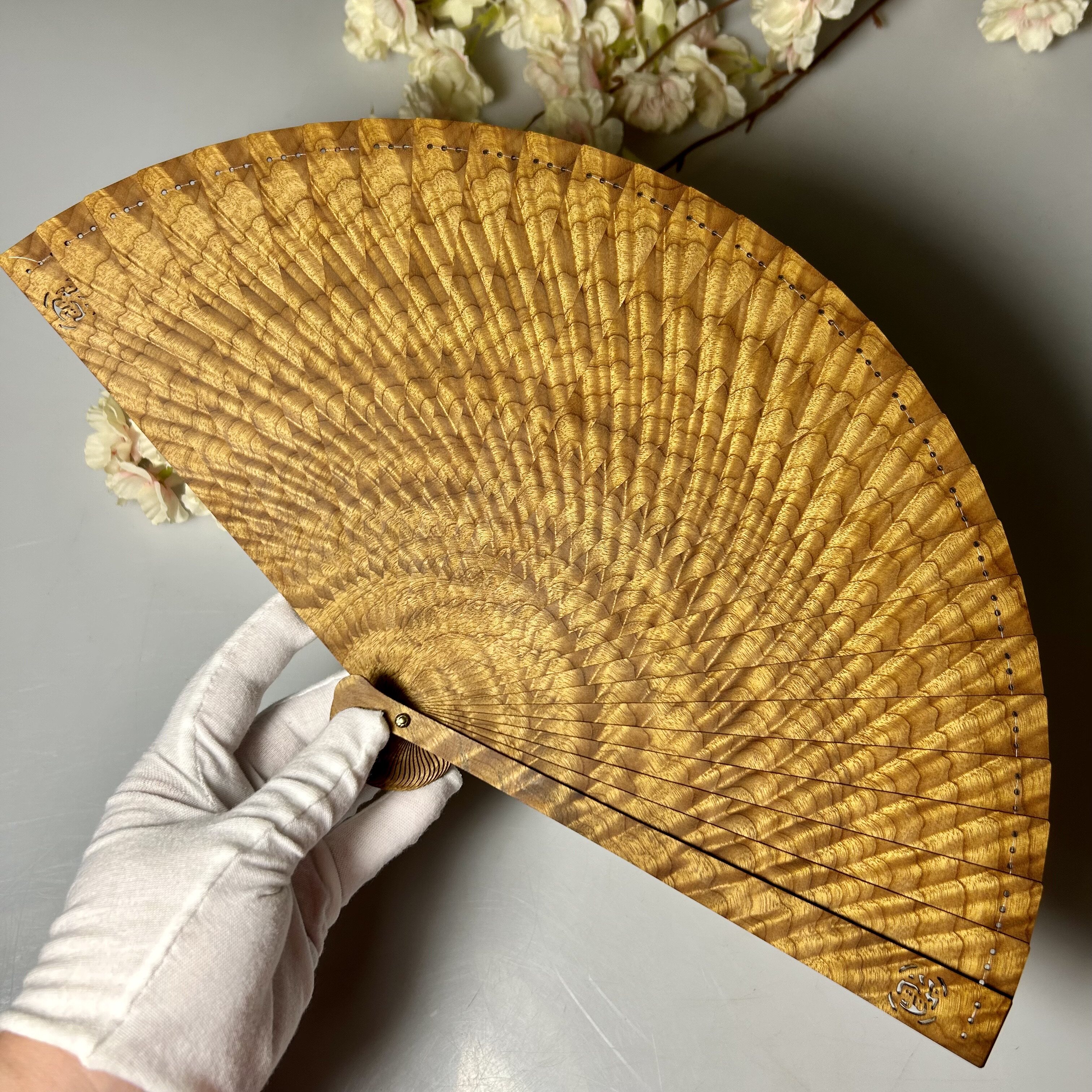 正宗金丝楠木苏扇小叶水波纹美人扇雕花扇夏季随身携带折扇日用扇