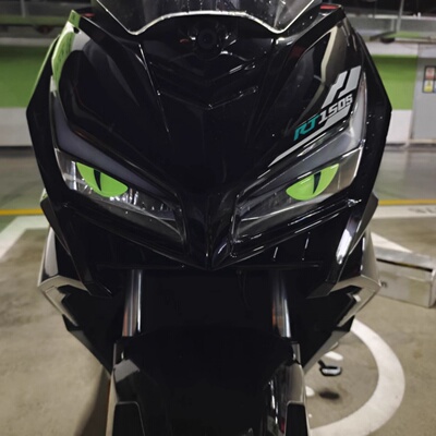 适用赛科龙RT150S\250夜光猫眼贴