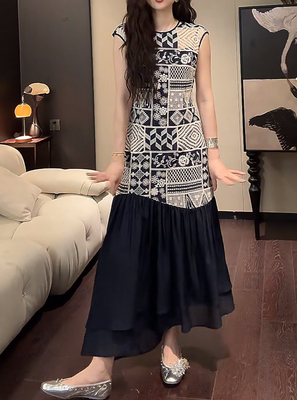 三吉【清舟】连衣裙子2025新今年流行初夏穿搭独特漂亮掐腰裙黑花